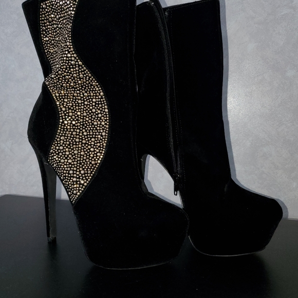 Shoe Dazzle | Shoes | Shoedazzel Black Bootie | Poshmark